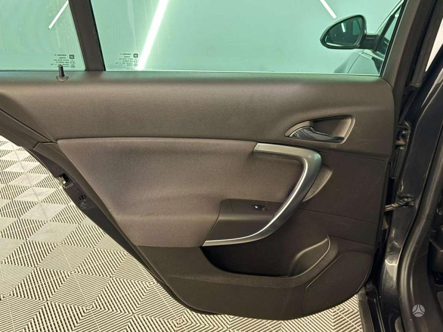 Melns Opel Insignia 2014 Marijampole, ar dzinēja tilpumu 1.96 L un nobraukumu 280 tūkst. km par 6250 €, foto 23 vietnē AUTOMOTO.COM.LV