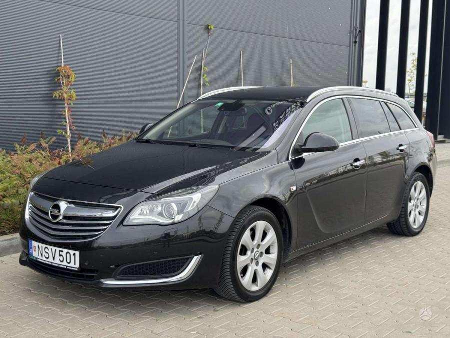 Black Opel Insignia 2014 in Vilnius, with an engine capacity of 1.96 L and mileage of 213 thousand km for 5800 €, photo 3 on AUTOMOTO.COM.LV