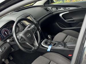 Black Opel Insignia 2014 in Vilnius, with an engine capacity of 1.96 L and mileage of 213 thousand km for 5800 €, photo 6 on AUTOMOTO.COM.LV