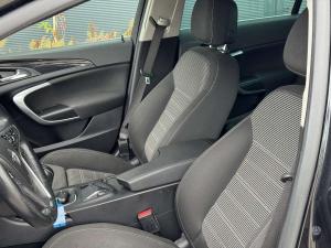 Black Opel Insignia 2014 in Vilnius, with an engine capacity of 1.96 L and mileage of 213 thousand km for 5800 €, photo 9 on AUTOMOTO.COM.LV