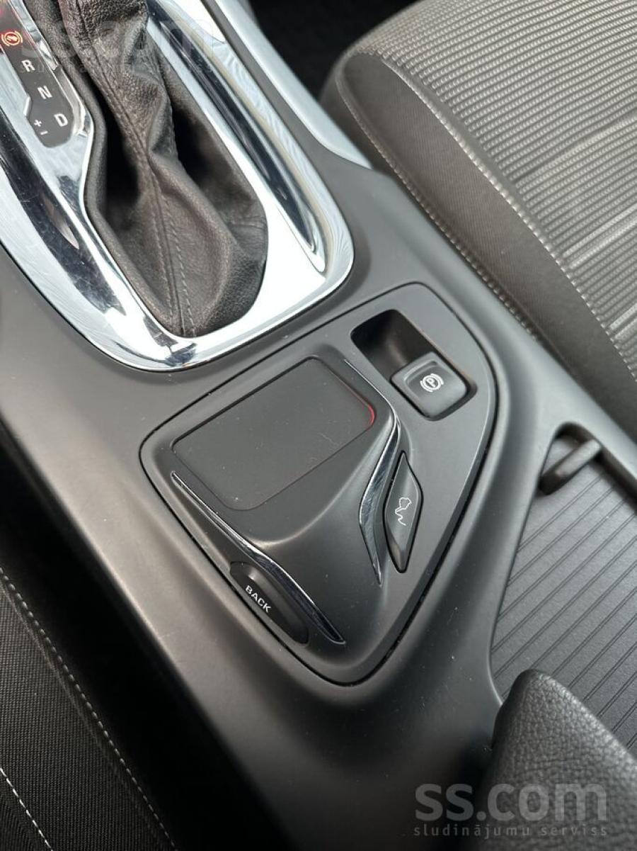 Melns Opel Insignia 2014 Talsi, ar dzinēja tilpumu 2.00 L un nobraukumu 282 tūkst. km par 4970 €, foto 28 vietnē AUTOMOTO.COM.LV