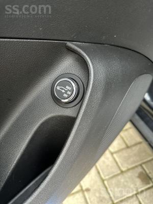 Melns Opel Insignia 2014 Talsi, ar dzinēja tilpumu 2.00 L un nobraukumu 282 tūkst. km par 4970 €, foto 32 vietnē AUTOMOTO.COM.LV
