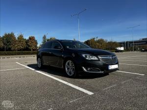 Black Opel Insignia 2014 in Vilnius, with an engine capacity of 2.00 L and mileage of 262 thousand km for 6400 €, photo  on AUTOMOTO.COM.LV
