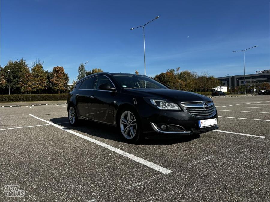 Black Opel Insignia 2014 in Vilnius, with an engine capacity of 2.00 L and mileage of 262 thousand km for 6400 €, photo 1 on AUTOMOTO.COM.LV