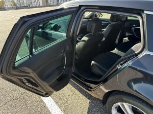 Black Opel Insignia 2014 in Vilnius, with an engine capacity of 2.00 L and mileage of 262 thousand km for 6400 €, photo 12 on AUTOMOTO.COM.LV