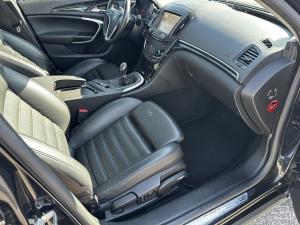 Black Opel Insignia 2014 in Vilnius, with an engine capacity of 2.00 L and mileage of 262 thousand km for 6400 €, photo 16 on AUTOMOTO.COM.LV