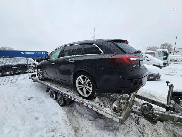 Black Opel Insignia 2015 in Kaunas, with an engine capacity of 1.96 L and mileage of 246 thousand km for 4150 €, photo 3 on AUTOMOTO.COM.LV