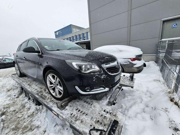 Black Opel Insignia 2015 in Kaunas, with an engine capacity of 1.96 L and mileage of 246 thousand km for 4150 €, photo 7 on AUTOMOTO.COM.LV