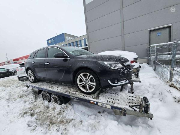 Black Opel Insignia 2015 in Kaunas, with an engine capacity of 1.96 L and mileage of 246 thousand km for 4150 €, photo 9 on AUTOMOTO.COM.LV