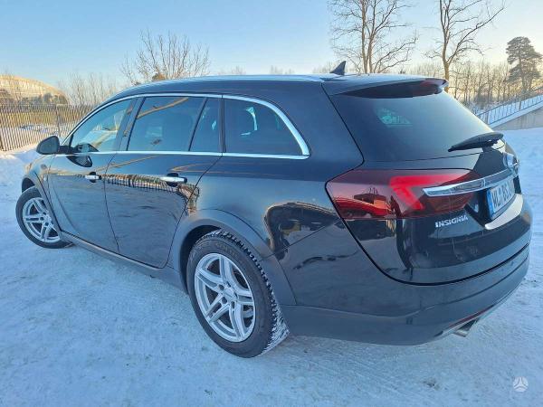 Black Opel Insignia 2015 in Jonava, with an engine capacity of 1.96 L and mileage of 223 thousand km for 6600 €, photo 6 on AUTOMOTO.COM.LV