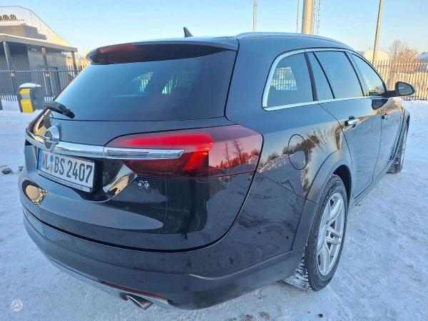 Black Opel Insignia 2015 in Jonava, with an engine capacity of 1.96 L and mileage of 223 thousand km for 6600 €, photo 7 on AUTOMOTO.COM.LV