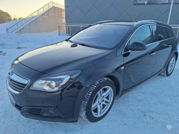 Black Opel Insignia 2015 in Jonava, with an engine capacity of 1.96 L and mileage of 223 thousand km for 6600 €, photo 8 on AUTOMOTO.COM.LV