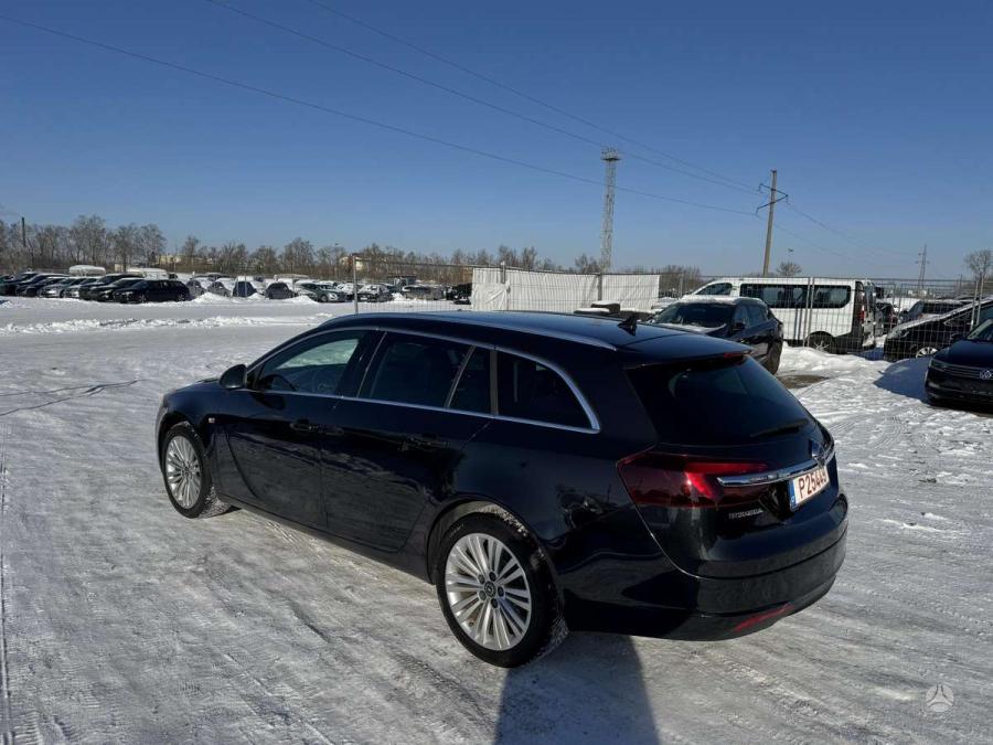 Black Opel Insignia 2015 in Marijampole, with an engine capacity of 1.96 L and mileage of 283 thousand km for 5650 €, photo 3 on AUTOMOTO.COM.LV