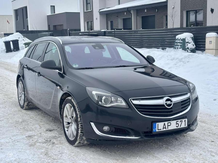 Black Opel Insignia 2015 in Vilnius, with an engine capacity of 2.00 L and mileage of 415 thousand km for 5500 €, photo 1 on AUTOMOTO.COM.LV