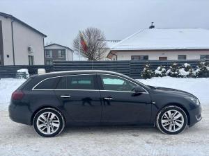 Black Opel Insignia 2015 in Vilnius, with an engine capacity of 2.00 L and mileage of 415 thousand km for 5500 €, photo 2 on AUTOMOTO.COM.LV