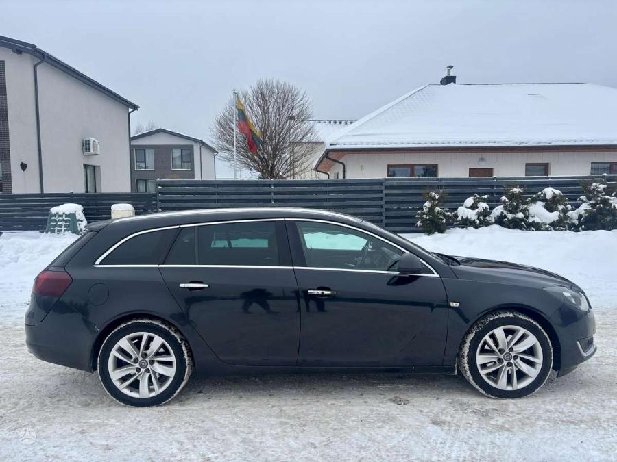 Black Opel Insignia 2015 in Vilnius, with an engine capacity of 2.00 L and mileage of 415 thousand km for 5500 €, photo 2 on AUTOMOTO.COM.LV