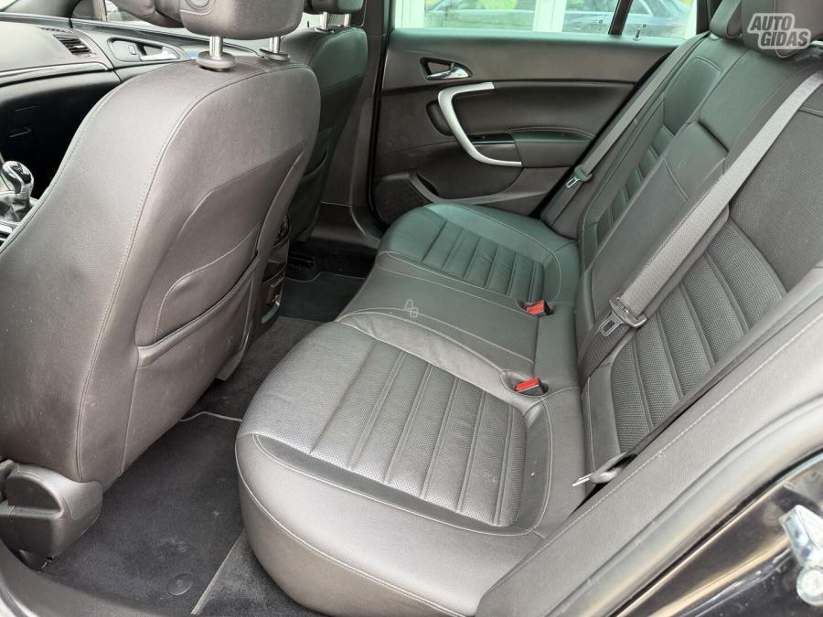 Black Opel Insignia 2015 in Vilnius, with an engine capacity of 2.00 L and mileage of 160 thousand km for 6900 €, photo 25 on AUTOMOTO.COM.LV