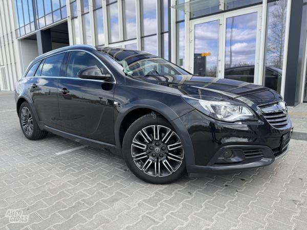 Black Opel Insignia 2015 in Vilnius, with an engine capacity of 2.00 L and mileage of 160 thousand km for 6800 €, photo 2 on AUTOMOTO.COM.LV