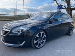 Black Opel Insignia 2015 in Ogre, with an engine capacity of 2.00 L and mileage of 262 thousand km for 7595 €, photo 4 on AUTOMOTO.COM.LV