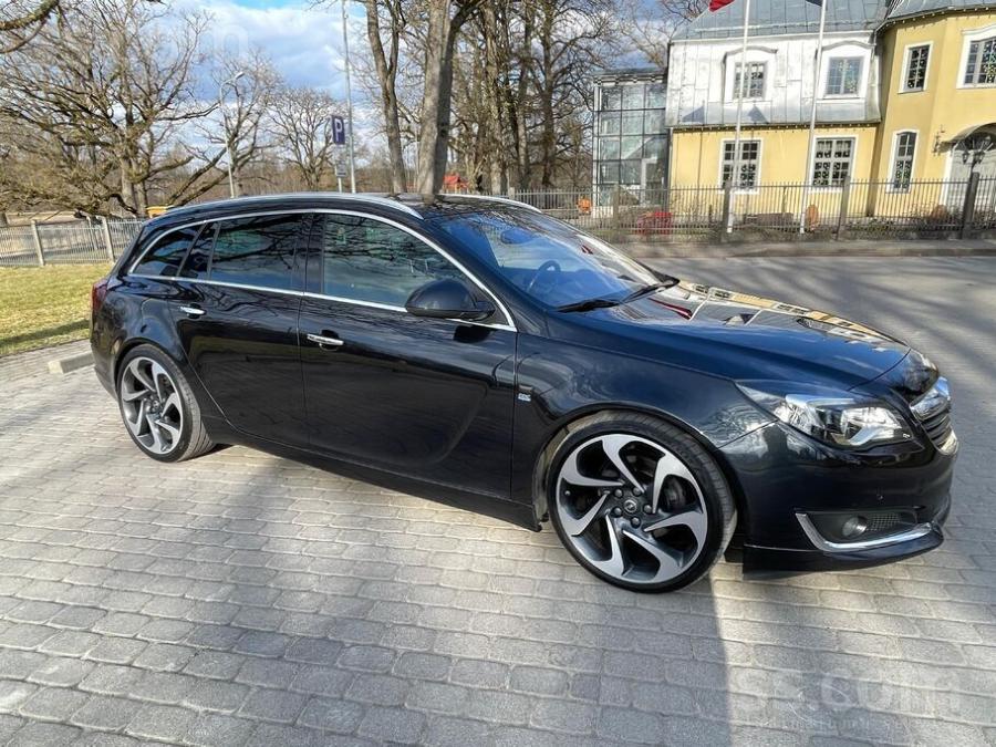 Black Opel Insignia 2015 in Ogre, with an engine capacity of 2.00 L and mileage of 262 thousand km for 7595 €, photo 8 on AUTOMOTO.COM.LV