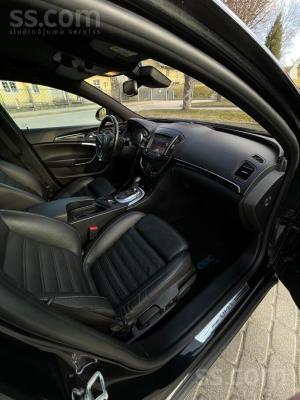 Black Opel Insignia 2015 in Ogre, with an engine capacity of 2.00 L and mileage of 262 thousand km for 7595 €, photo 9 on AUTOMOTO.COM.LV