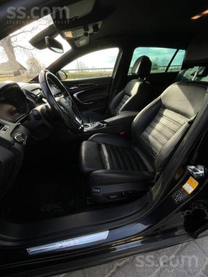 Black Opel Insignia 2015 in Ogre, with an engine capacity of 2.00 L and mileage of 262 thousand km for 7595 €, photo 12 on AUTOMOTO.COM.LV