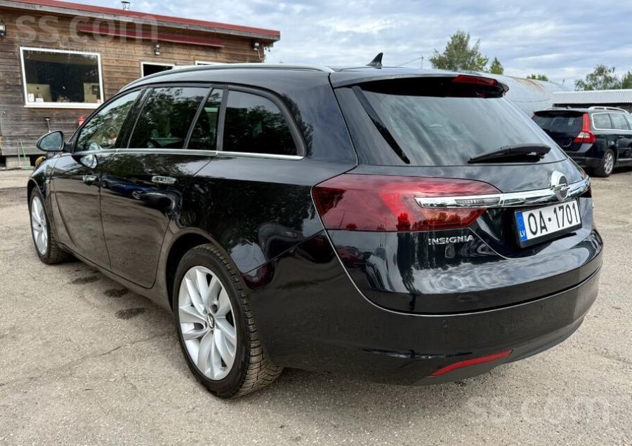 Black Opel Insignia 2015 in Riga, with an engine capacity of 2.00 L and mileage of 0 thousand km for 6750 €, photo 7 on AUTOMOTO.COM.LV