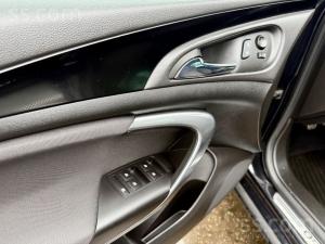 Black Opel Insignia 2015 in Riga, with an engine capacity of 2.00 L and mileage of 0 thousand km for 6750 €, photo 11 on AUTOMOTO.COM.LV