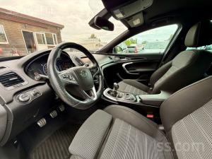 Black Opel Insignia 2015 in Riga, with an engine capacity of 2.00 L and mileage of 0 thousand km for 6750 €, photo 15 on AUTOMOTO.COM.LV