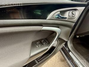 Black Opel Insignia 2015 in Riga, with an engine capacity of 2.00 L and mileage of 0 thousand km for 6750 €, photo 18 on AUTOMOTO.COM.LV