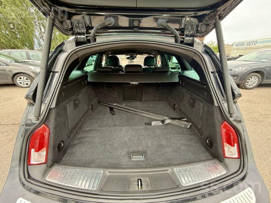 Black Opel Insignia 2015 in Riga, with an engine capacity of 2.00 L and mileage of 0 thousand km for 6750 €, photo 21 on AUTOMOTO.COM.LV