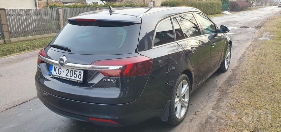 Black Opel Insignia 2015 in Jelgava, with an engine capacity of 1.60 L and mileage of 178 thousand km for 6000 €, photo 1 on AUTOMOTO.COM.LV