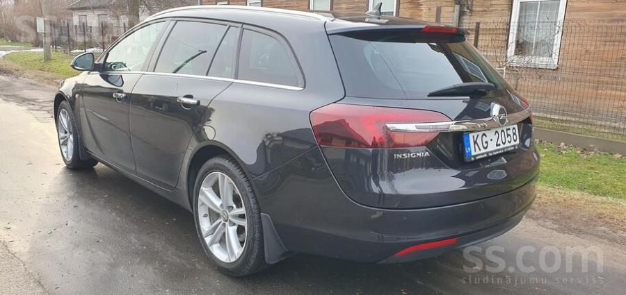 Black Opel Insignia 2015 in Jelgava, with an engine capacity of 1.60 L and mileage of 178 thousand km for 6000 €, photo 3 on AUTOMOTO.COM.LV