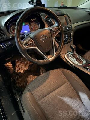Black Opel Insignia 2015 in Jelgava, with an engine capacity of 1.60 L and mileage of 178 thousand km for 6000 €, photo 8 on AUTOMOTO.COM.LV