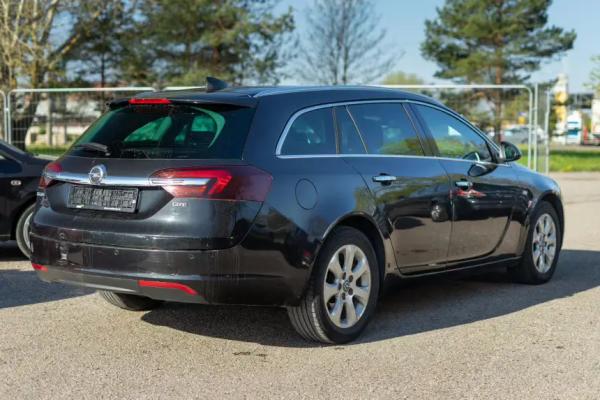 Black Opel Insignia 2015 in Liepaja, with an engine capacity of 1.60 L and mileage of 193 thousand km for 9250 €, photo 4 on AUTOMOTO.COM.LV