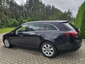 Black Opel Insignia 2015 in Ukmerge, with an engine capacity of 1.96 L and mileage of 234 thousand km for 4900 €, photo 6 on AUTOMOTO.COM.LV