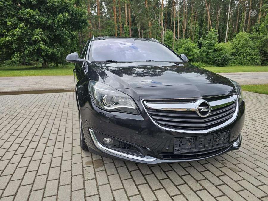 Black Opel Insignia 2015 in Ukmerge, with an engine capacity of 1.96 L and mileage of 234 thousand km for 4900 €, photo 10 on AUTOMOTO.COM.LV