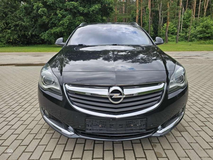 Black Opel Insignia 2015 in Ukmerge, with an engine capacity of 1.96 L and mileage of 234 thousand km for 4900 €, photo 11 on AUTOMOTO.COM.LV