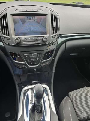 Black Opel Insignia 2015 in Ukmerge, with an engine capacity of 1.96 L and mileage of 234 thousand km for 4900 €, photo 15 on AUTOMOTO.COM.LV
