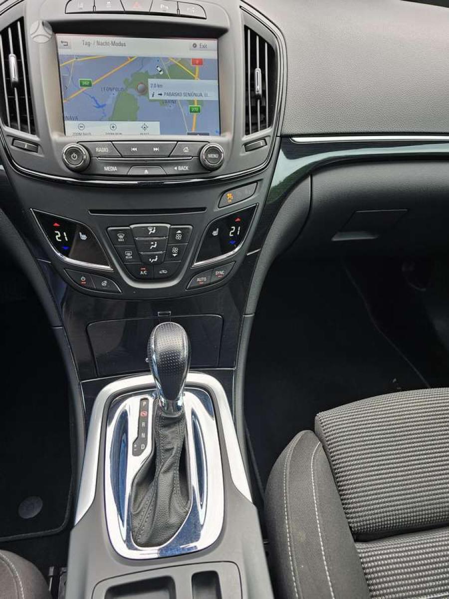 Black Opel Insignia 2015 in Ukmerge, with an engine capacity of 1.96 L and mileage of 234 thousand km for 4900 €, photo 24 on AUTOMOTO.COM.LV