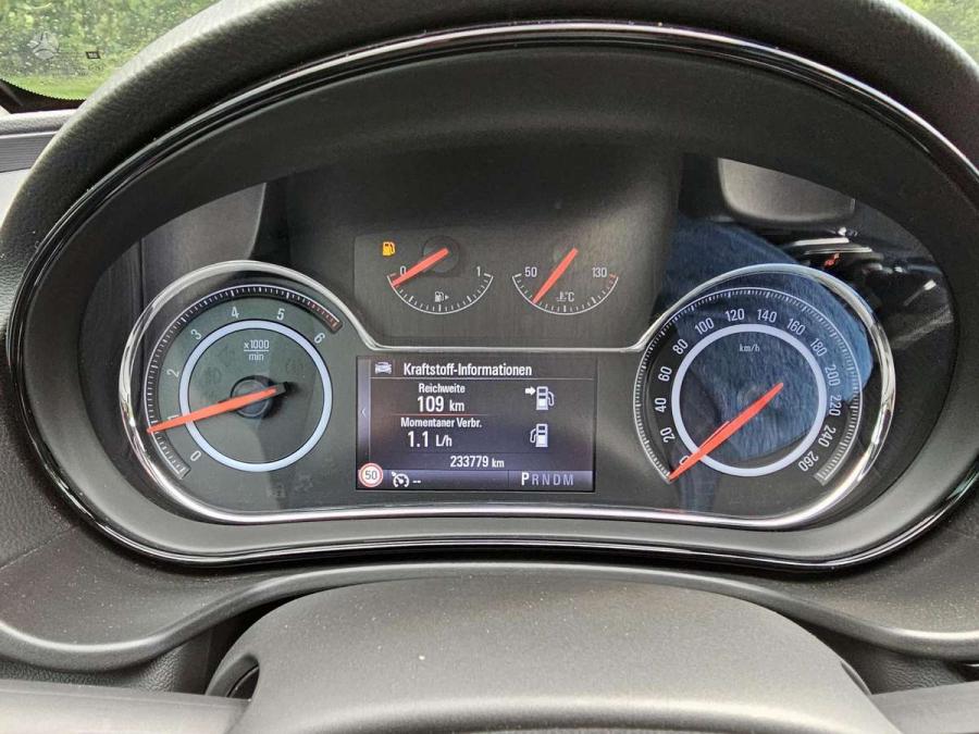 Black Opel Insignia 2015 in Ukmerge, with an engine capacity of 1.96 L and mileage of 234 thousand km for 4900 €, photo 27 on AUTOMOTO.COM.LV