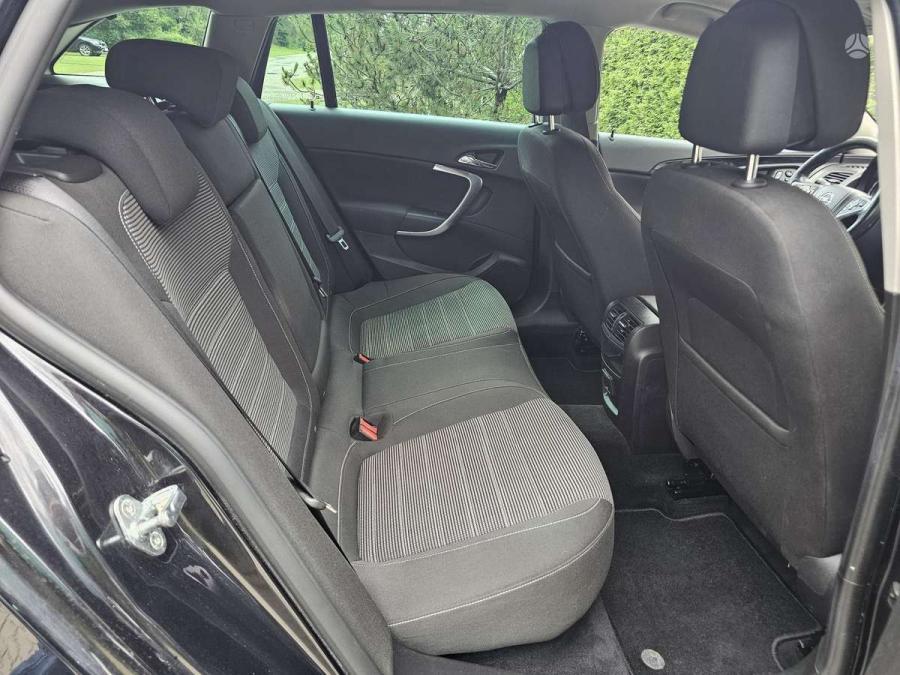 Black Opel Insignia 2015 in Ukmerge, with an engine capacity of 1.96 L and mileage of 234 thousand km for 4900 €, photo 32 on AUTOMOTO.COM.LV