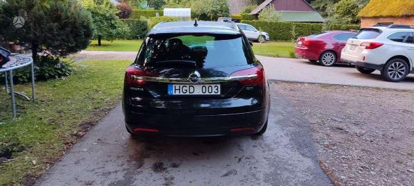 Black Opel Insignia 2015 in Prienai, with an engine capacity of 1.96 L and mileage of 320 thousand km for 5700 €, photo 5 on AUTOMOTO.COM.LV