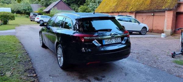 Black Opel Insignia 2015 in Prienai, with an engine capacity of 1.96 L and mileage of 320 thousand km for 5700 €, photo 6 on AUTOMOTO.COM.LV