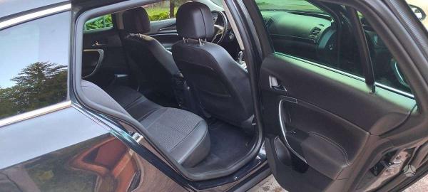 Black Opel Insignia 2015 in Prienai, with an engine capacity of 1.96 L and mileage of 320 thousand km for 5700 €, photo 8 on AUTOMOTO.COM.LV
