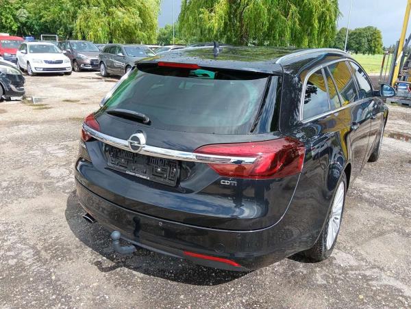 Black Opel Insignia 2015 in Marijampole, with an engine capacity of 1.96 L and mileage of 236 thousand km for 4800 €, photo 7 on AUTOMOTO.COM.LV