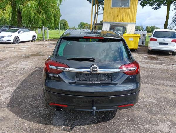 Black Opel Insignia 2015 in Marijampole, with an engine capacity of 1.96 L and mileage of 236 thousand km for 4800 €, photo 8 on AUTOMOTO.COM.LV