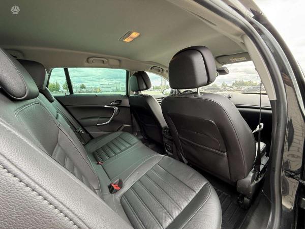 Black Opel Insignia 2015 in Marijampole, with an engine capacity of 1.96 L and mileage of 196 thousand km for 5400 €, photo 8 on AUTOMOTO.COM.LV