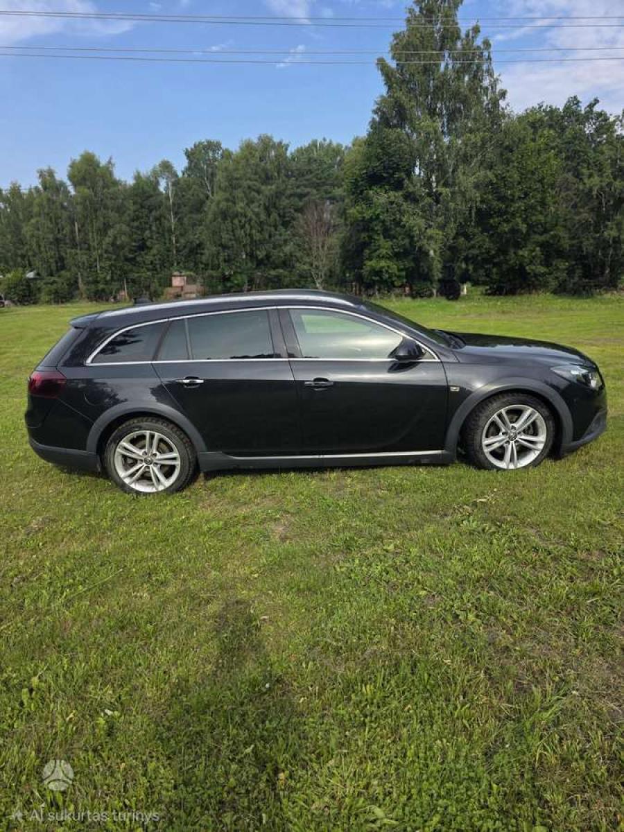 Black Opel Insignia 2015 in Vilnius, with an engine capacity of 1.96 L and mileage of 228 thousand km for 6000 €, photo 3 on AUTOMOTO.COM.LV