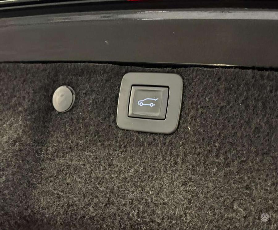 Black Opel Insignia 2015 in Marijampole, with an engine capacity of 1.60 L and mileage of 126 thousand km for 6450 €, photo 24 on AUTOMOTO.COM.LV
